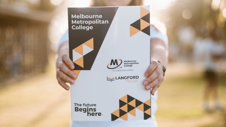 Home - Melbourne Metropolitan College